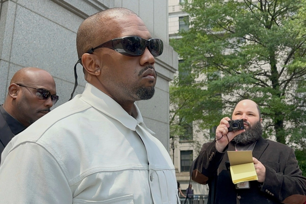 Kanye West publicly apologizes and links his behavior to a brain injury ...